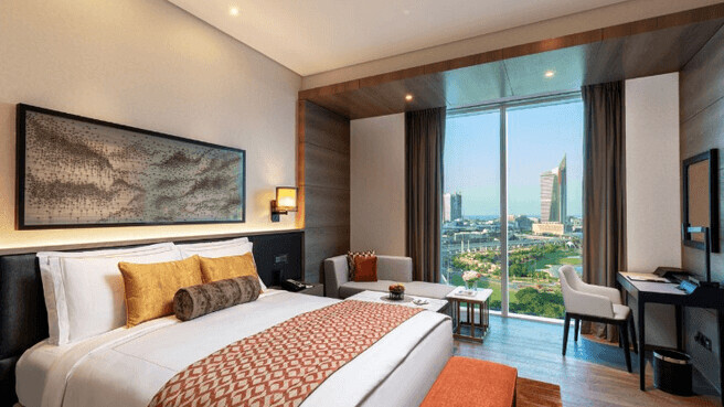 Taj Jumeirah Lakes Towers, Dubai Holidays – Discover Luxury