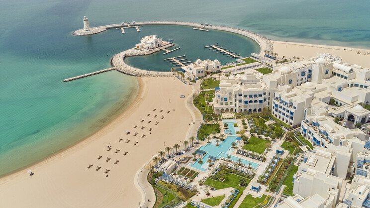 Hilton Salwa Beach Resort & Villas 2026/2027 – Hotel
