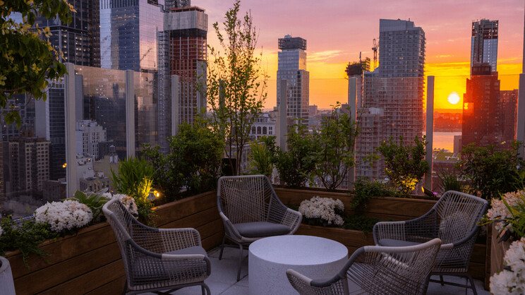 Arlo Midtown, New York Holidays, Destination2.co.uk.