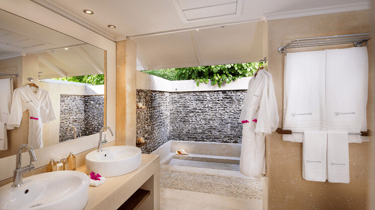 Diamonds Athuruga, Maldives Holidays, Destination2