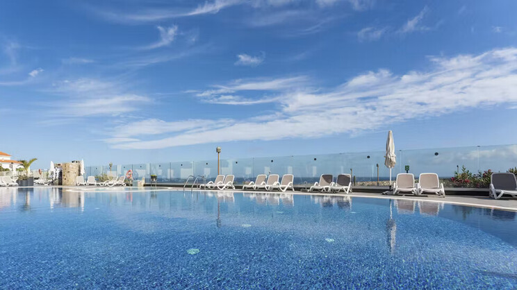 Occidental Roca Negra 2025/2026 – Hotel