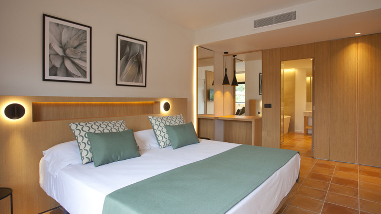 Mon Port Hotel & Spa, Majorca Holidays, Destination2.co.uk.