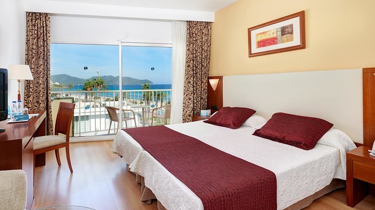 CM Castell de Mar, Majorca Holidays – Destination2.co.uk