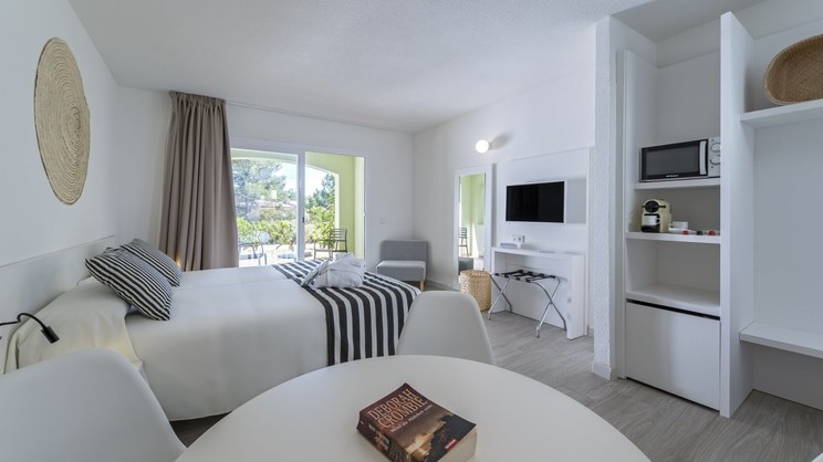 FERGUS Club Europa, Majorca Holidays – Destination2.co.uk