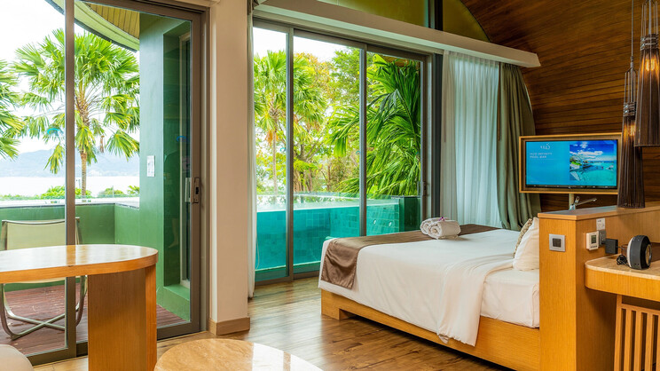 Crest Resort & Pool Villas : Destination2 Holidays