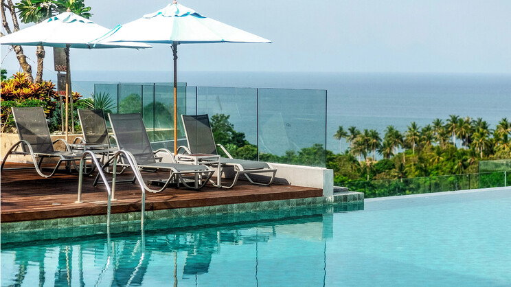 Crest Resort & Pool Villas : Destination2 Holidays