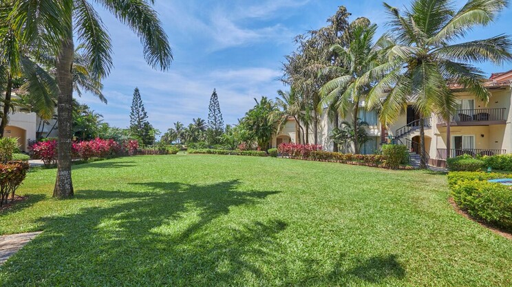 Royal Orchid Beach Resort & Spa Goa 2026/2027 – Hotel