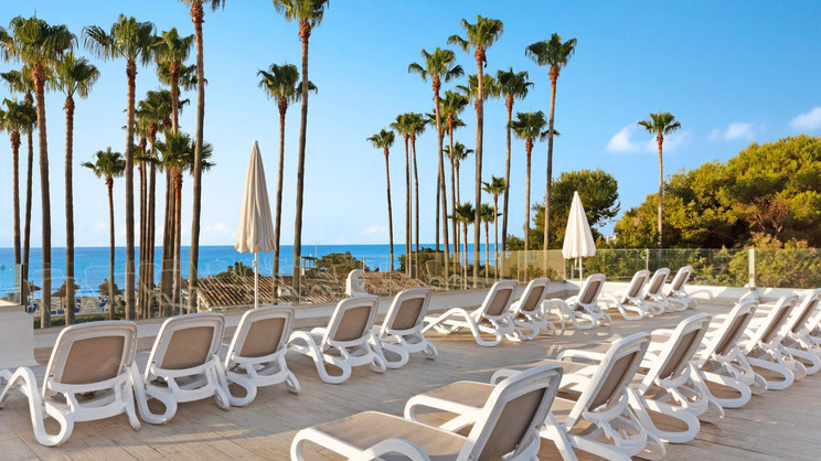 THB Sa Coma Platja, Majorca Holidays, Destination2.co.uk.