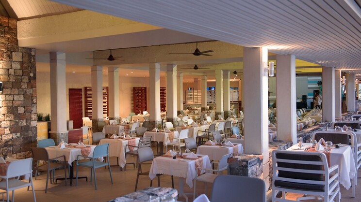 Anelia Resort and Spa, Flic-en-Flac, Mauritius - Destination2